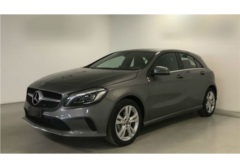 Mercedes Classe A A 180 D Automatic Sport Grigio Montagna Km 0 A Soli